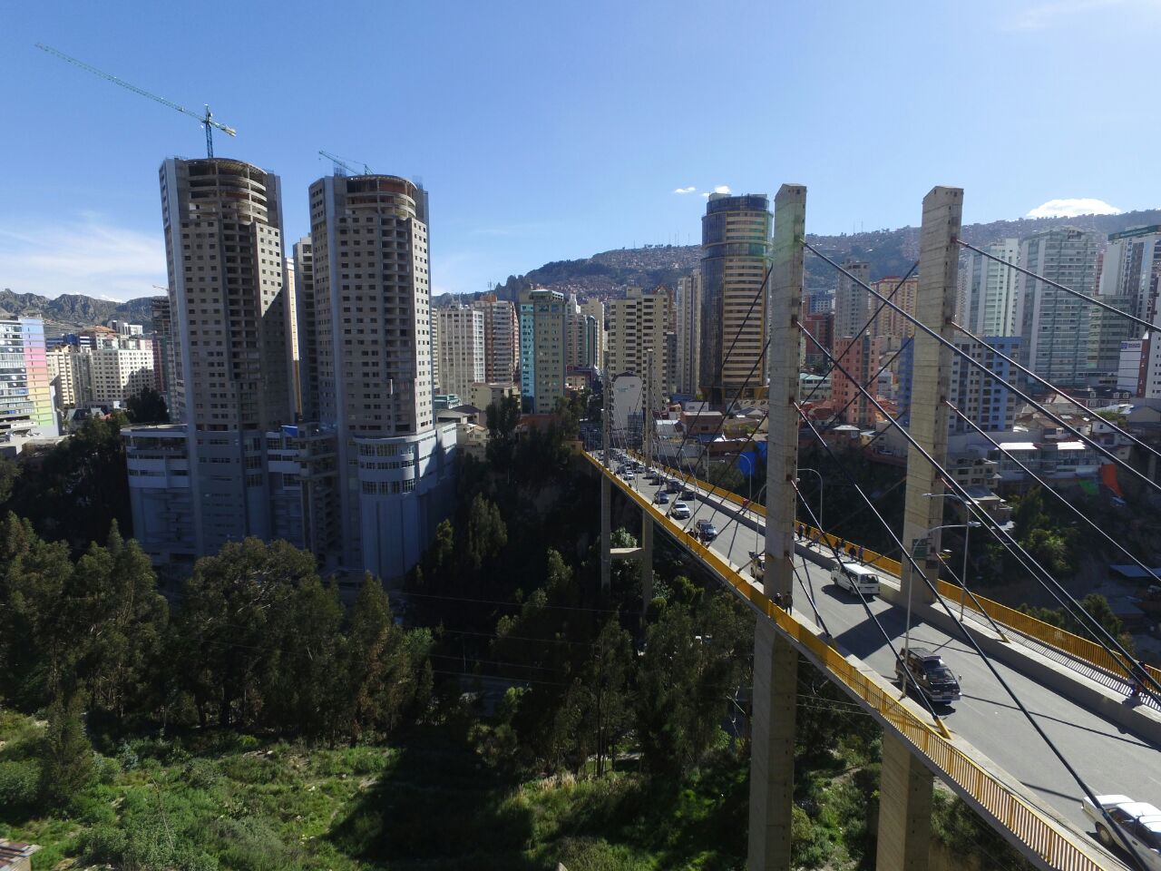Las Torres Mall del complejo más grande de Bolivia se inauguran en 2 ...