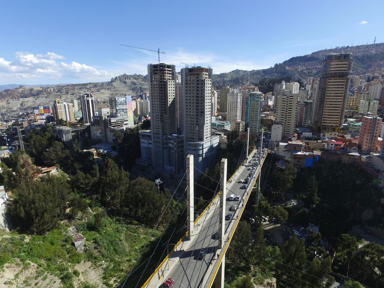 Las Torres Mall del complejo más grande de Bolivia se inauguran en 2 ...
