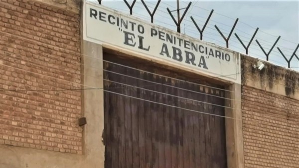 Pelea de reos por el control de la cárcel de El Abra deja 6 apuñalados ...
